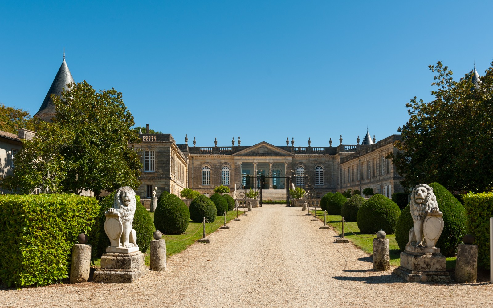 Saint-Emilion, tourist place in the Bordeaux wine region ...