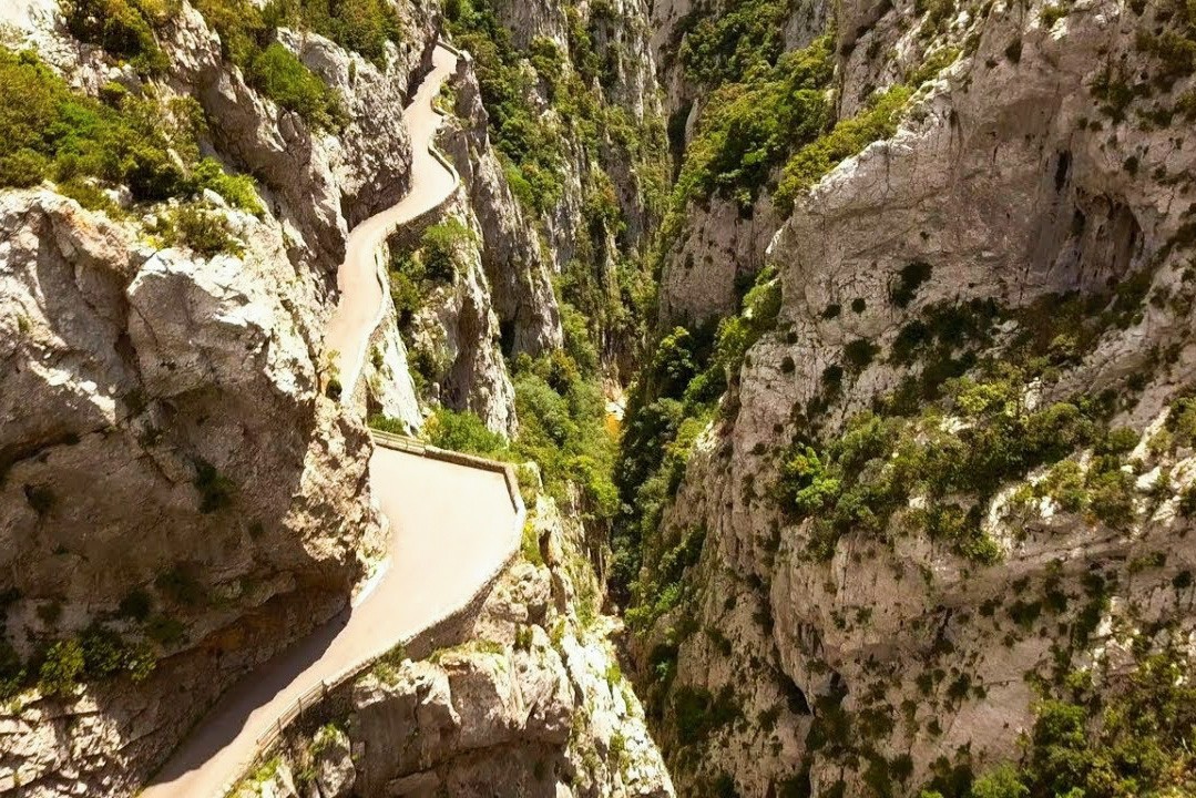 gorges-de-galamus-beautiful-rock-gorges-francecomfort-holiday-parks