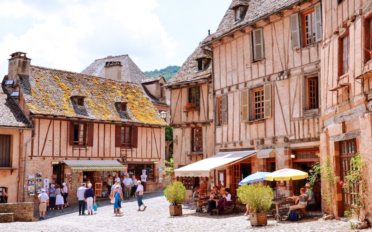 Conques on the pilgrimage route to Santiago de Compostela ...