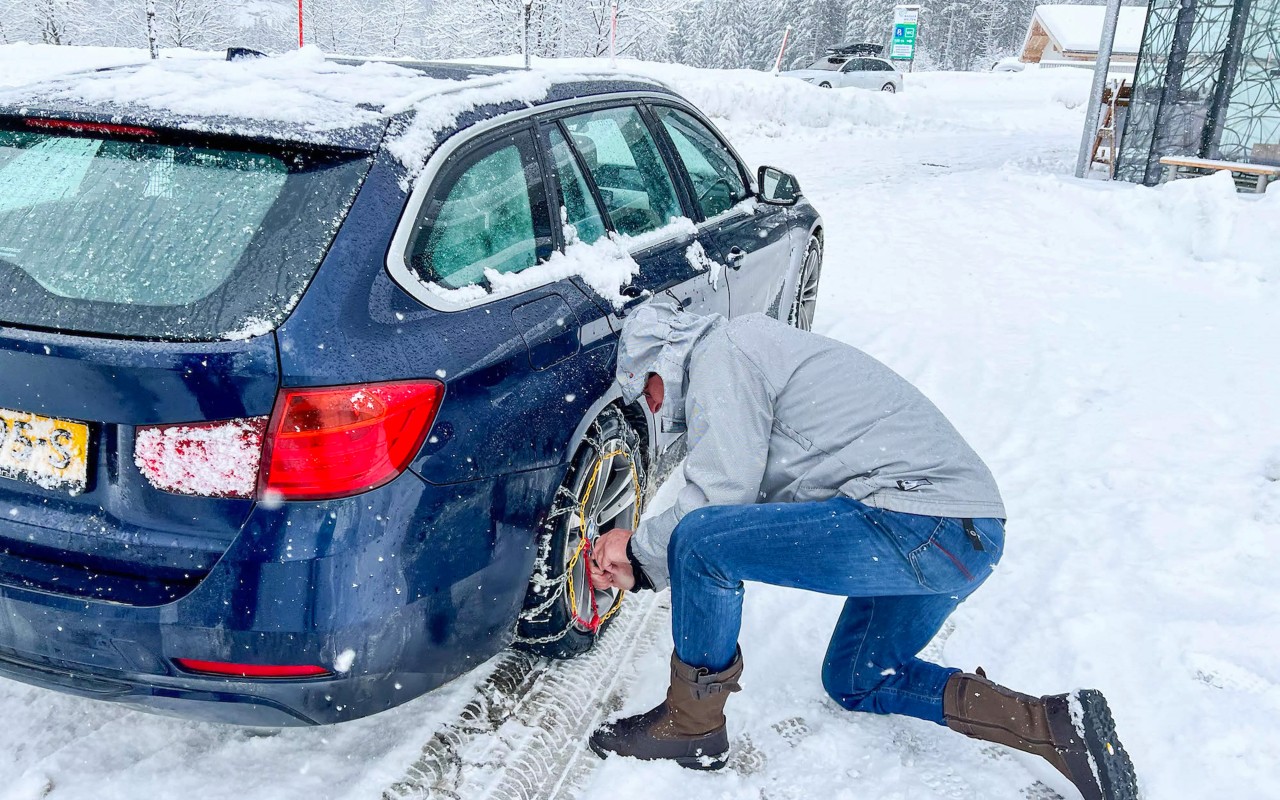 Winter tyres and snow chains for your winter sports holiday