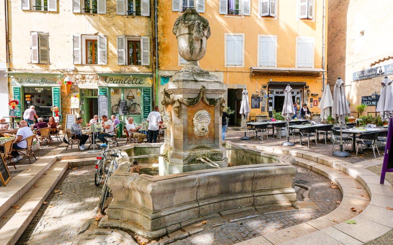 Cotignac le Saint Tropez du Var