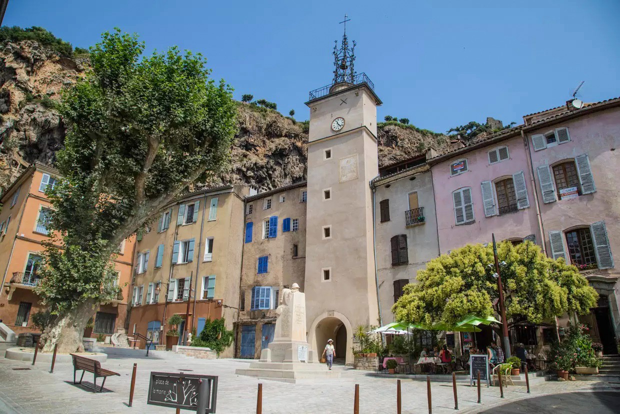 Cotignac le Saint Tropez du Var - Francecomfort Parcs de vacances