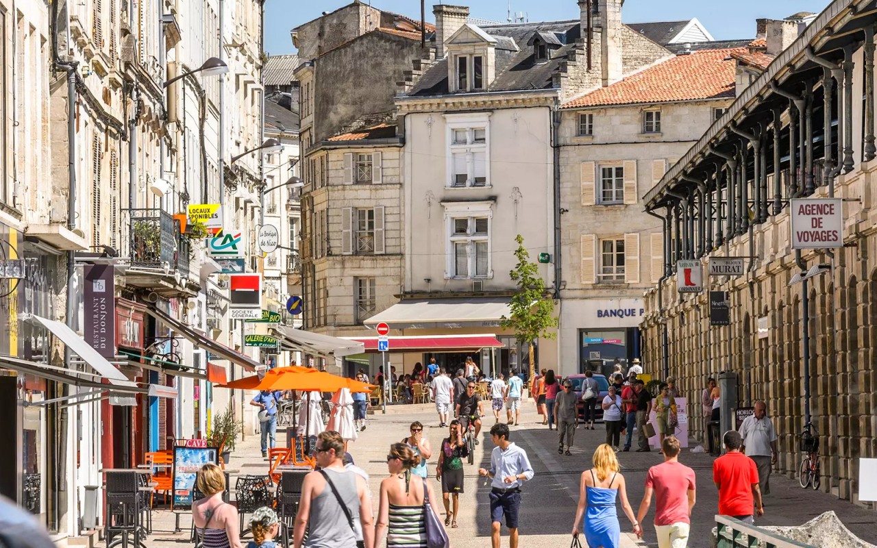 Niort en de legende van de bronzen draken - Francecomfort Vakantieparken